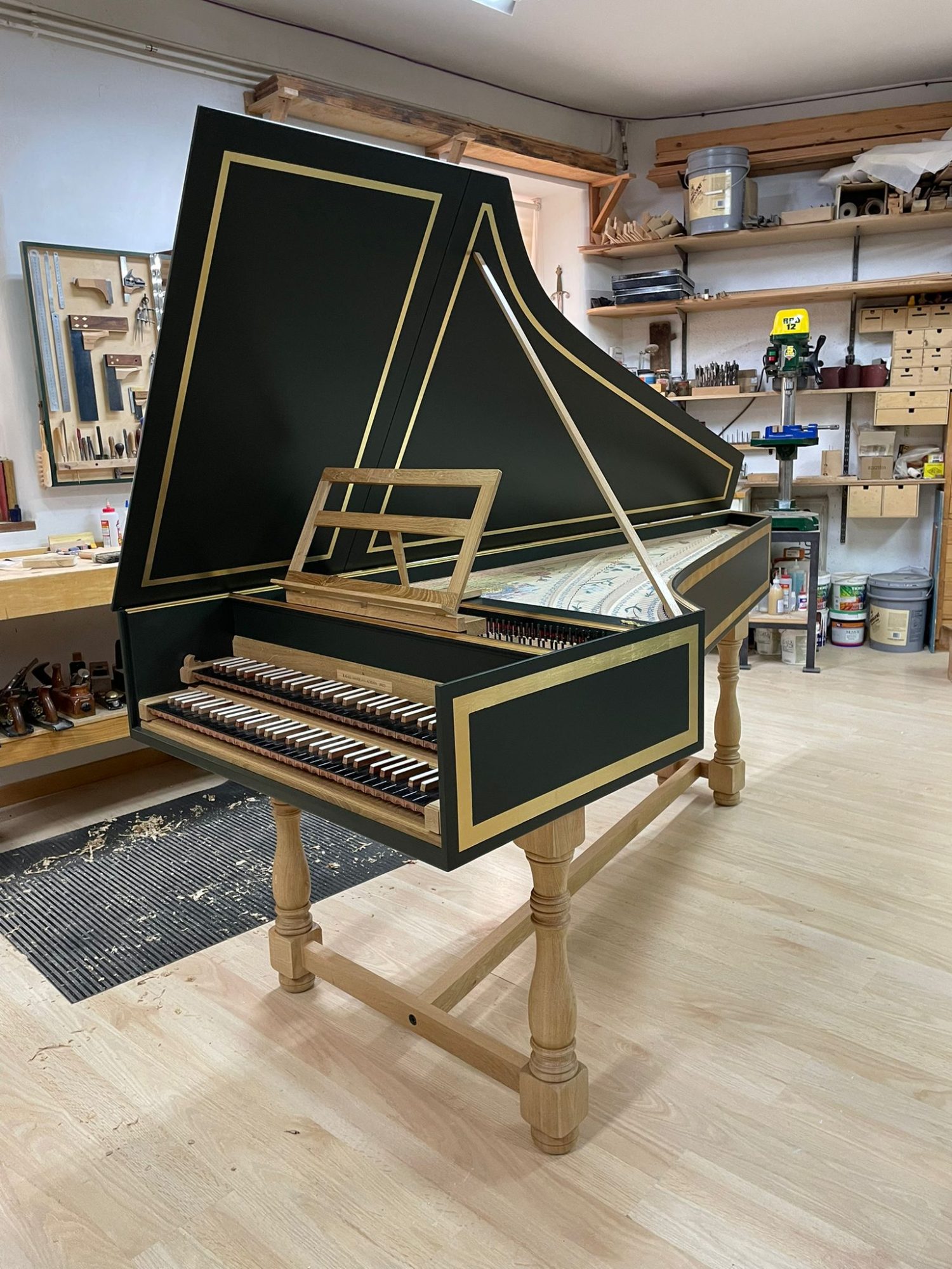 Piano fabricado con nuestra madera de roble • Maderas José Caballero